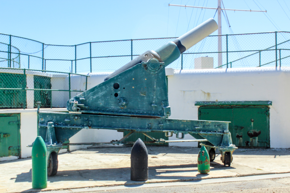 The Noon Gun in Cape Town, South Africa: the oldest cannons in daily ...